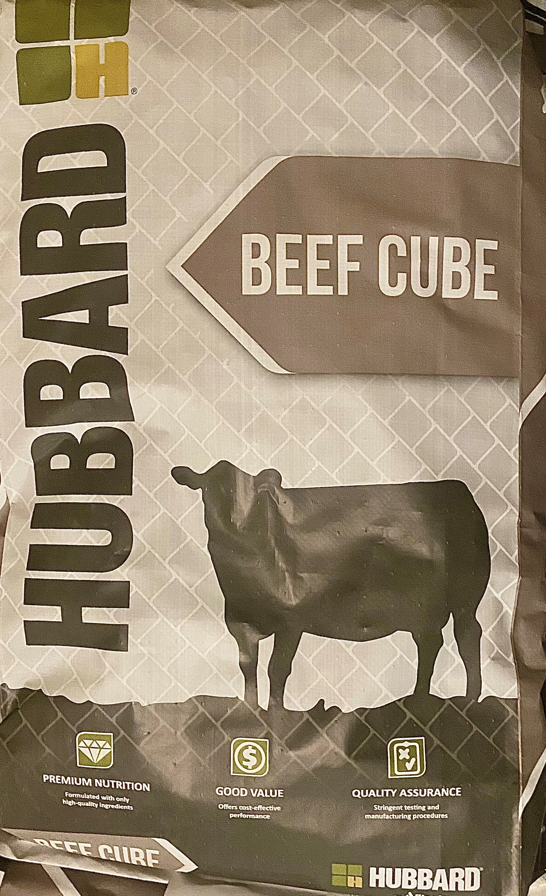 HUBBARD 20% WRANGLER BEEF CUBES (PICK UP ONLY) – Saratoga Feed & Grain